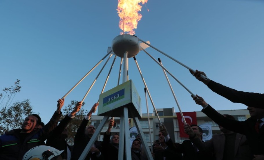 Başkan Beyazgül Bozova’da Doğalgaz Meşale Yakma Programına Katıldı ...